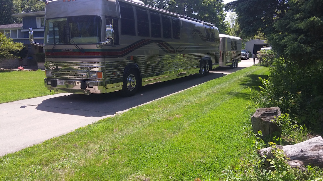 1996 Prevost Angola XLNon Slide W/Matching Trailer