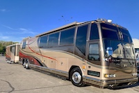 1998 Prevost Featherlite H3-45Non Slide W/Stacker Trailer