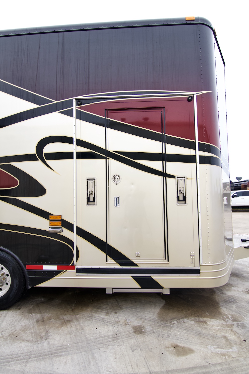 2000 Featherlite Trailer 30'