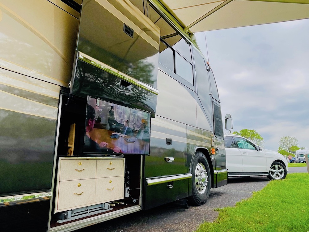 2000 Prevost Marathon H3-45Single Slide