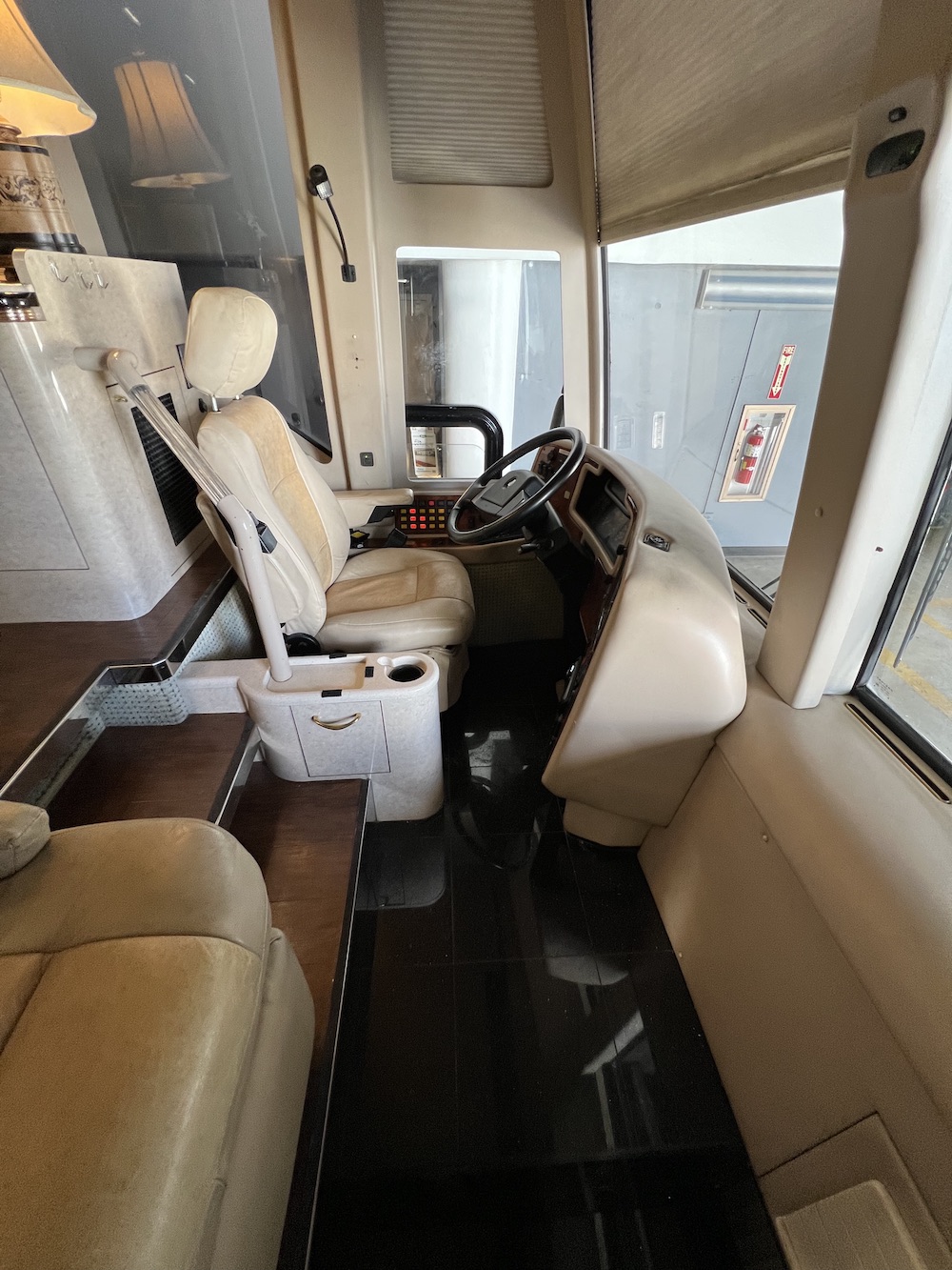 2000 Prevost Marathon H3-45Single Slide