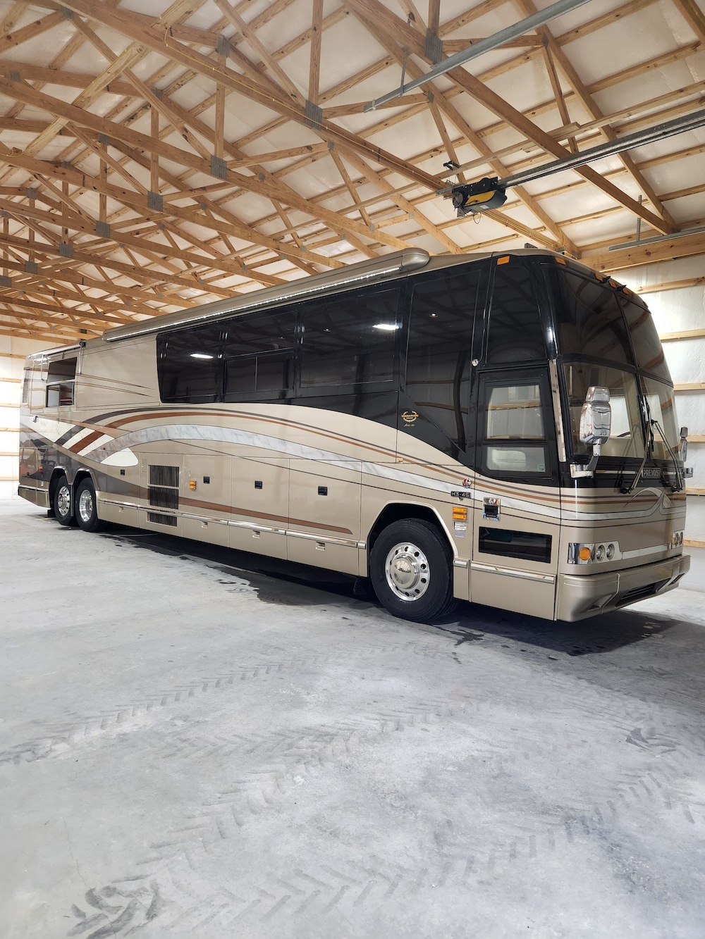 2000 Prevost Marathon H3-45Non Slide