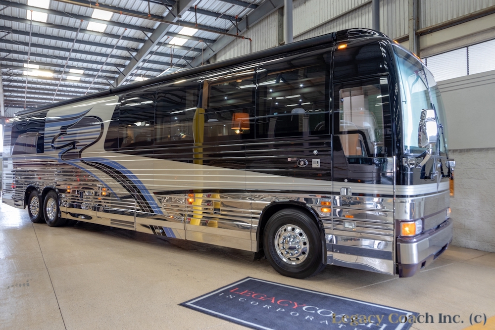 2002 Prevost Featherlite XLIIDouble Slide