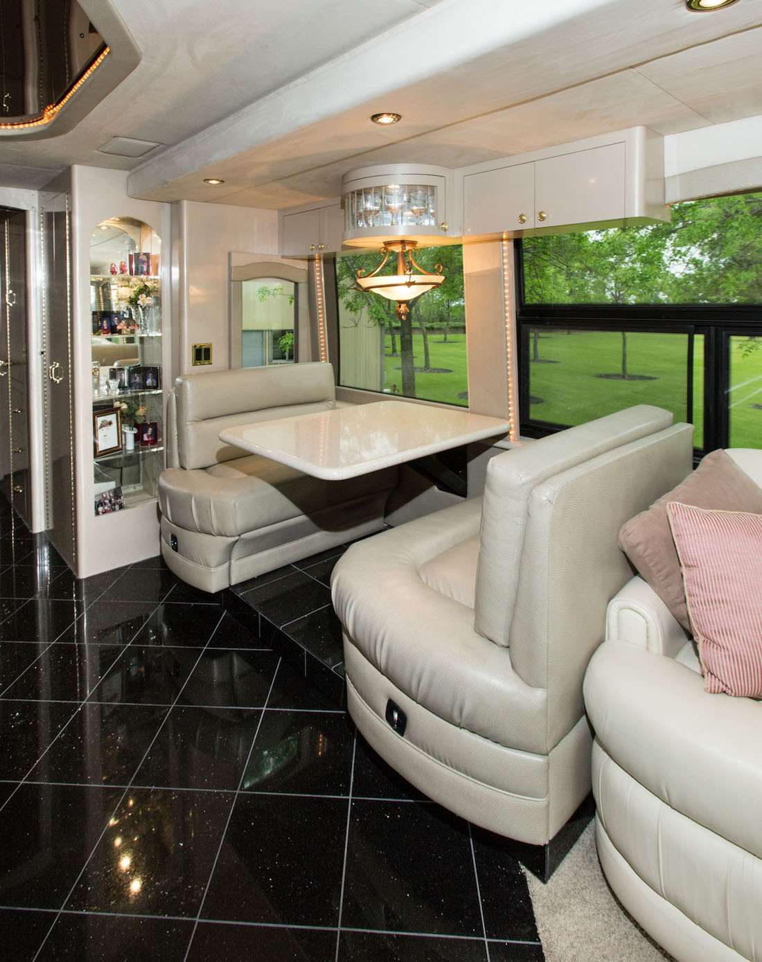 2004 Prevost H3-45Double Slide