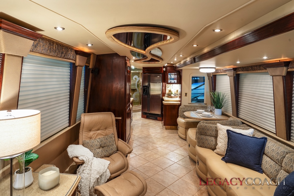 2004 Prevost Royale XLII Double Slide