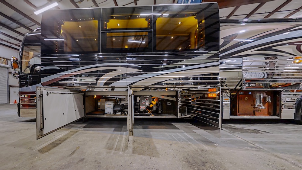 2006 Prevost Royale XLII Double Slide
