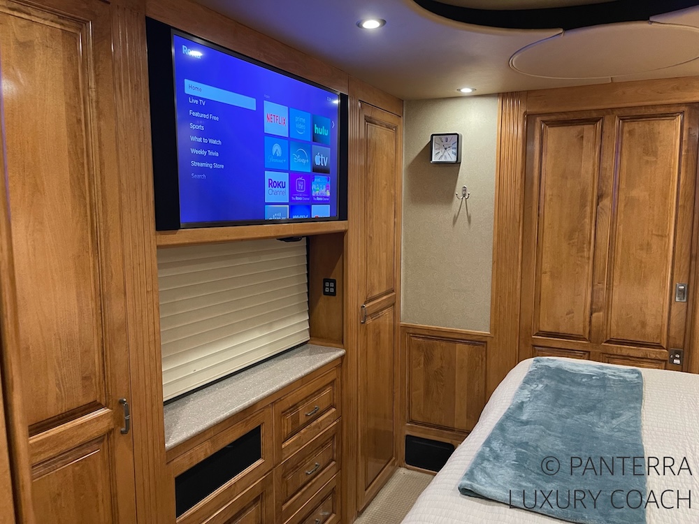 2006 Prevost Royale XLII Double Slide