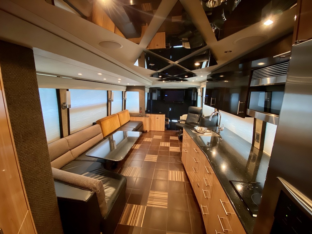 2008 Prevost Amadas H3-45Double Slide