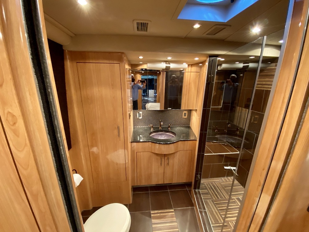 2008 Prevost Amadas H3-45Double Slide