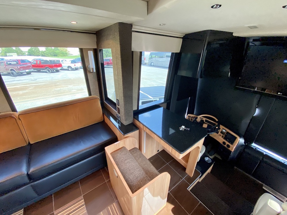 2008 Prevost Amadas H3-45Double Slide