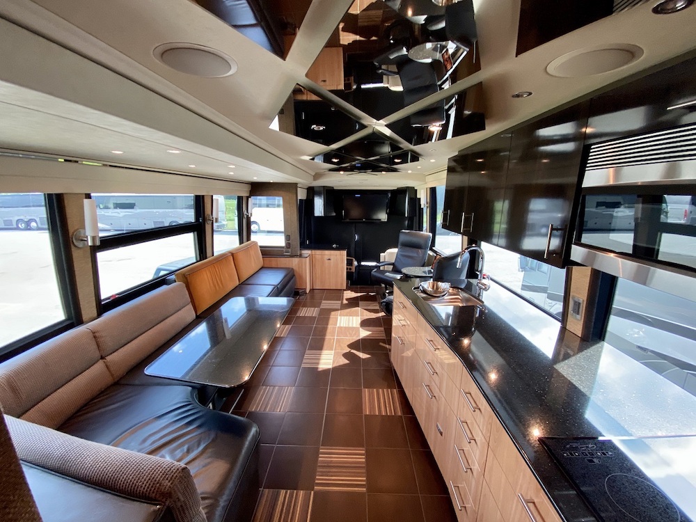 2008 Prevost Amadas H3-45Double Slide