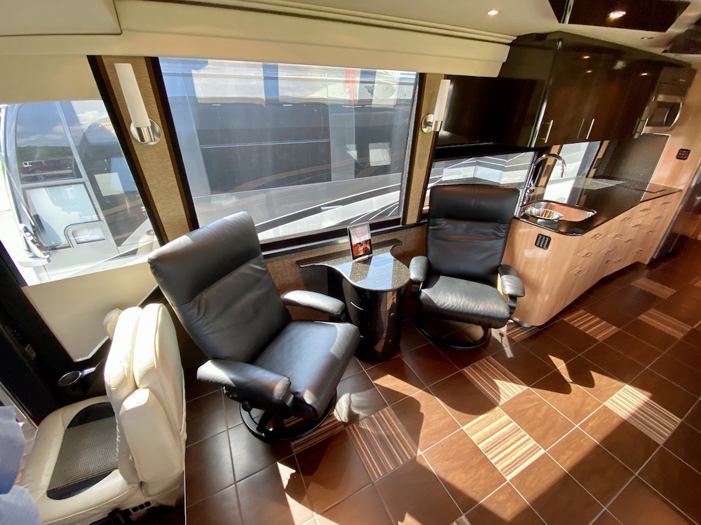 2008 Prevost Amadas H3-45Double Slide