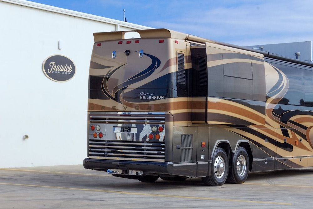 2010 Prevost Millennium H3-45 Triple Slide