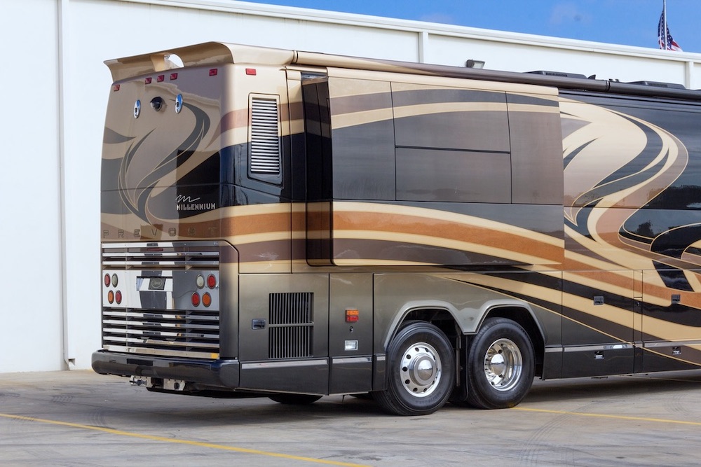 2010 Prevost Millennium H3-45 Triple Slide
