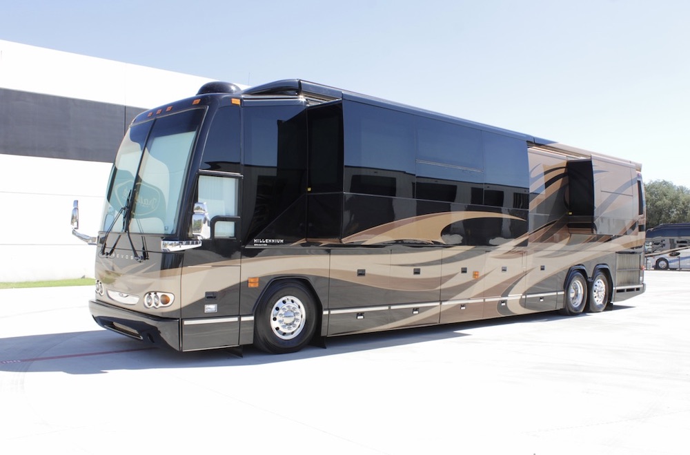 2010 Prevost Millennium H3-45 Triple Slide
