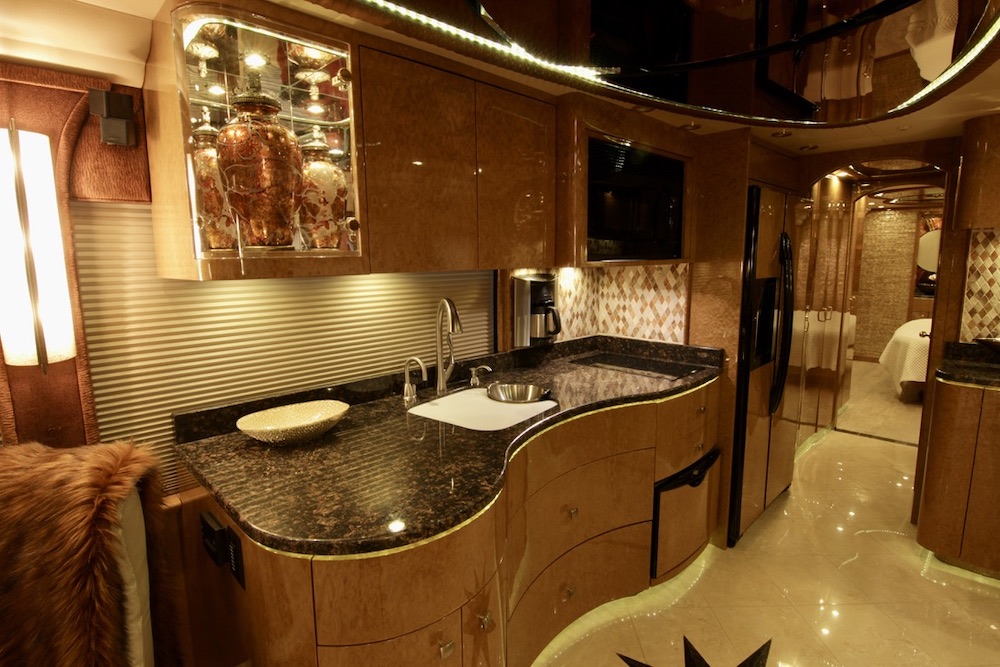 2010 Prevost Millennium H3-45 Triple Slide