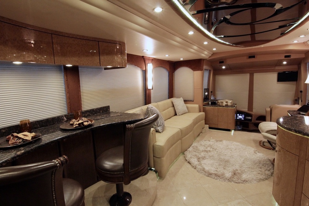 2010 Prevost Millennium H3-45 Triple Slide