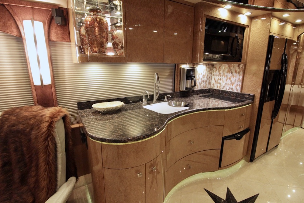 2010 Prevost Millennium H3-45 Triple Slide