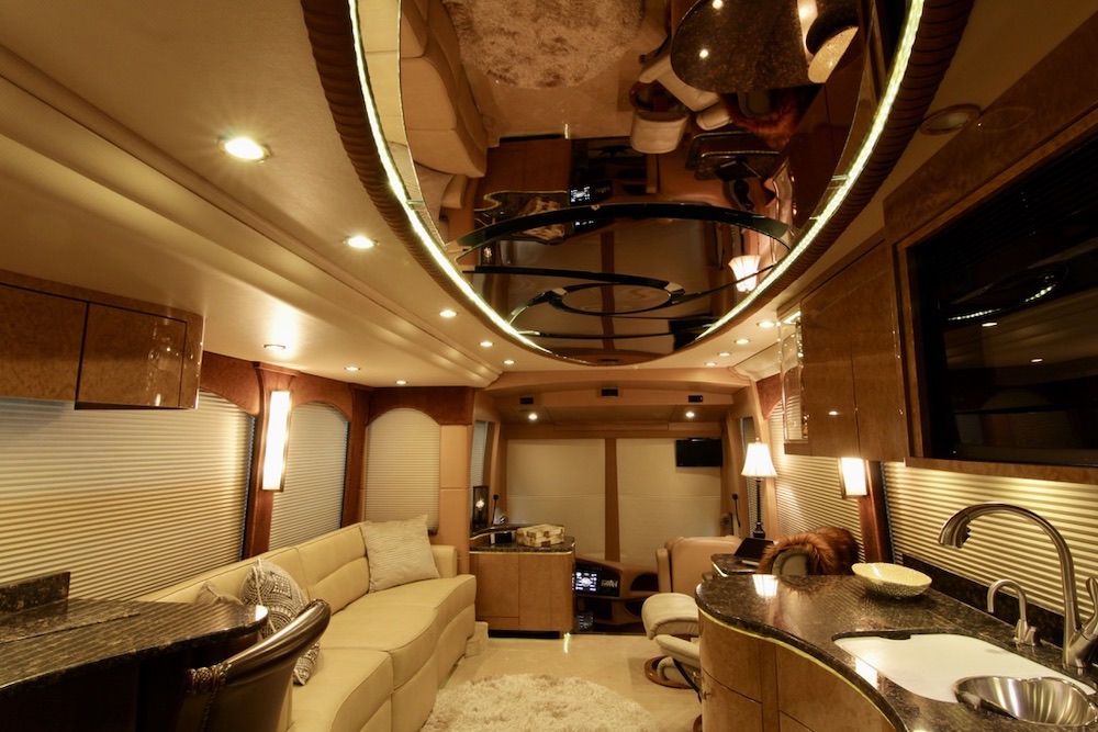 2010 Prevost Millennium H3-45 Triple Slide