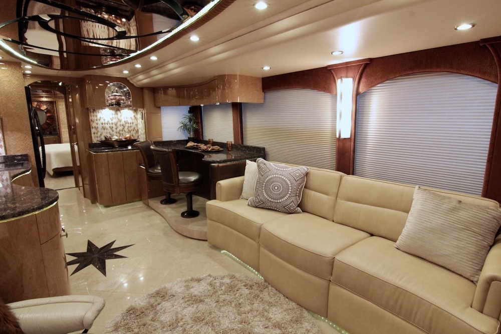 2010 Prevost Millennium H3-45 Triple Slide
