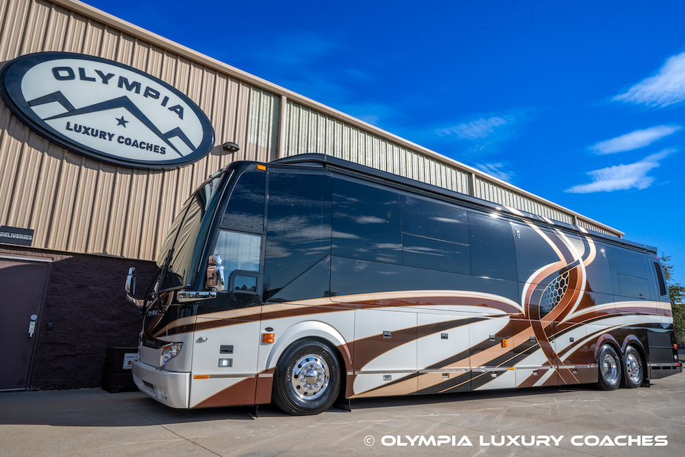 2015 Prevost Millennium H3-45 Triple Slide