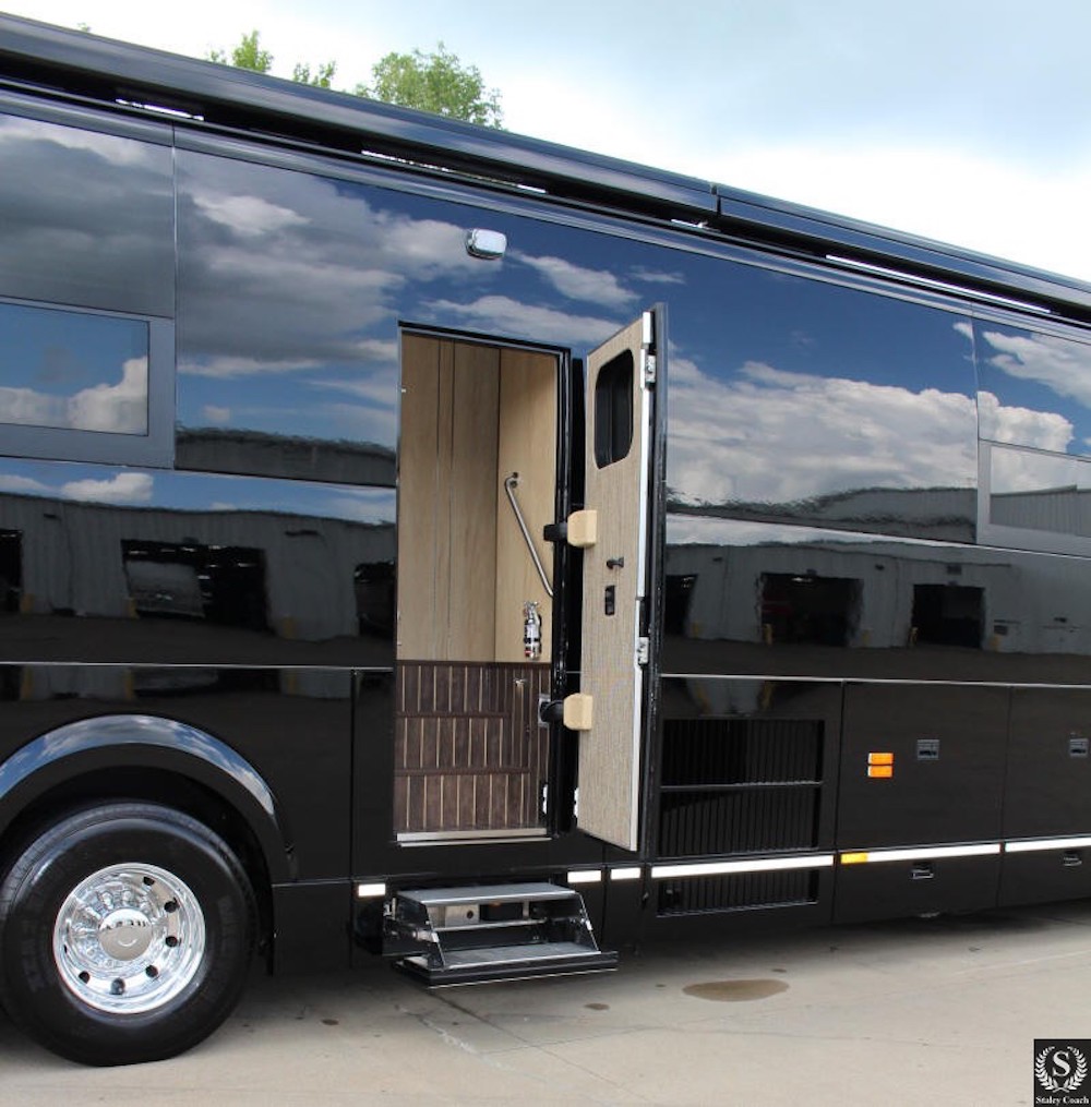 2019 Prevost Custom Coach H3-45Single Slide # 49350