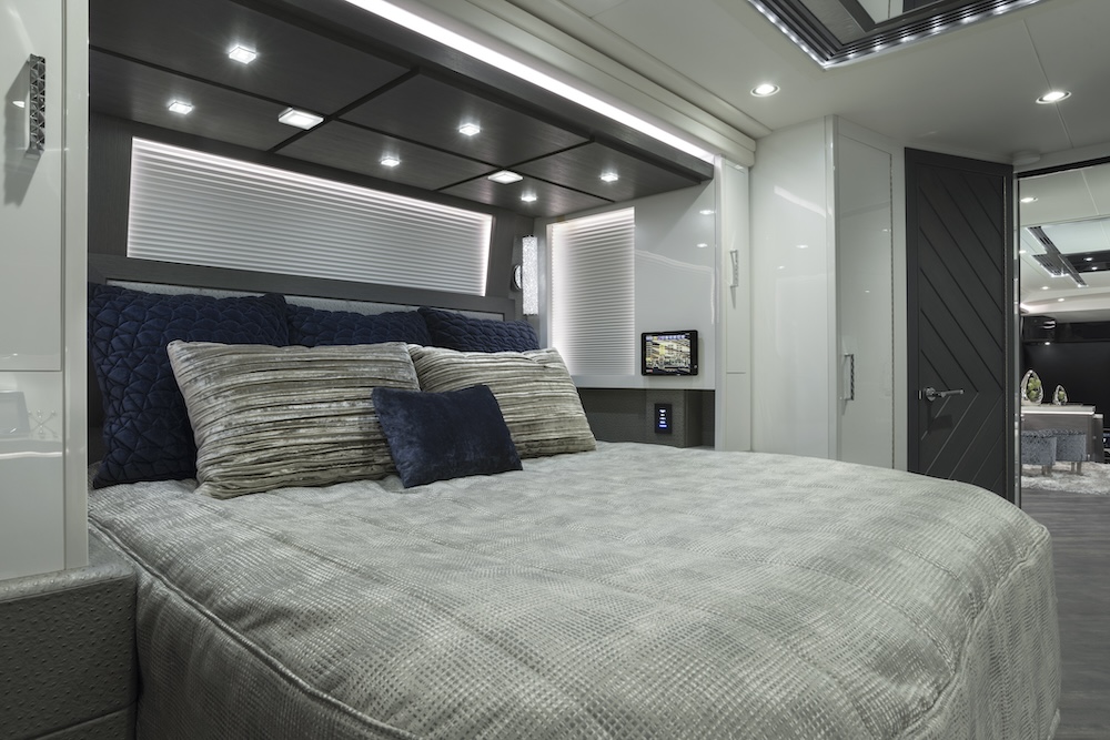 2020 Prevost Liberty Elegant Lady H3-45 Triple Slide # 5421