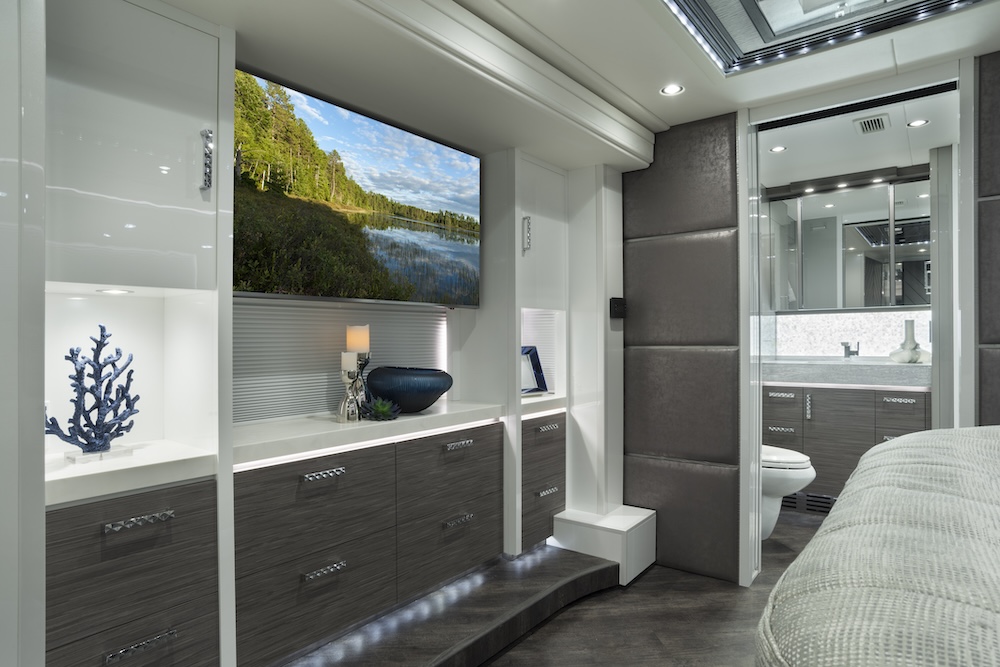 2020 Prevost Liberty Elegant Lady H3-45 Triple Slide # 5421