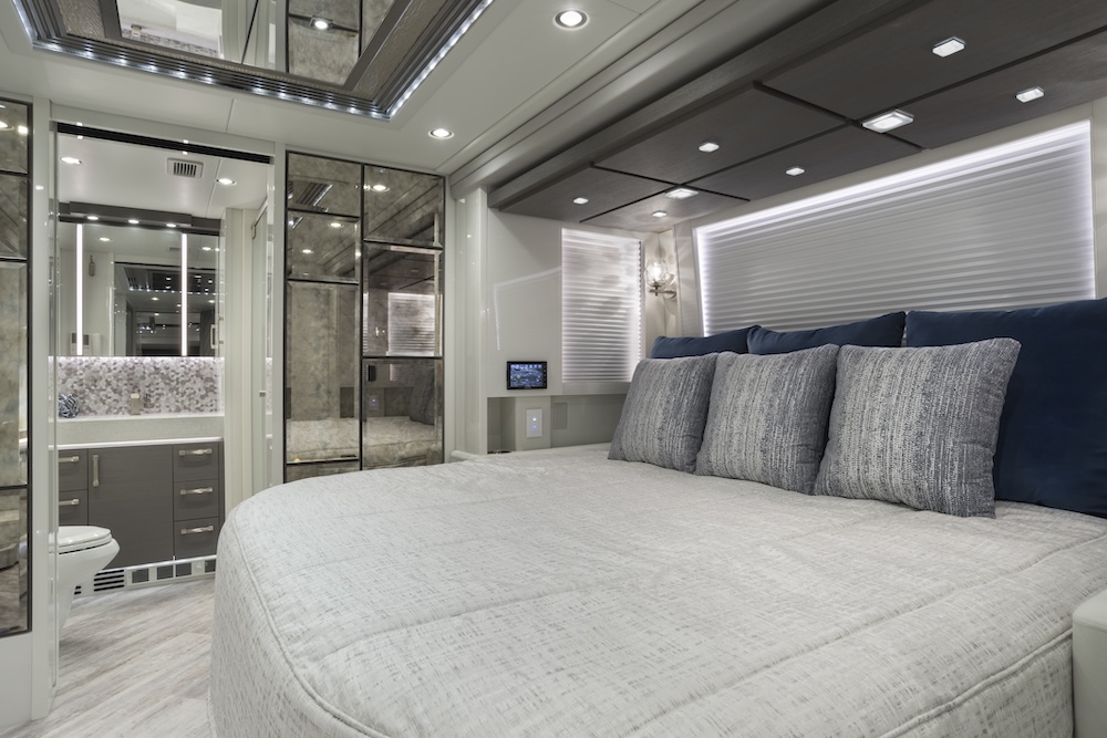 2020 Prevost Liberty Elegant Lady H3-45 Quad Slide # 5431