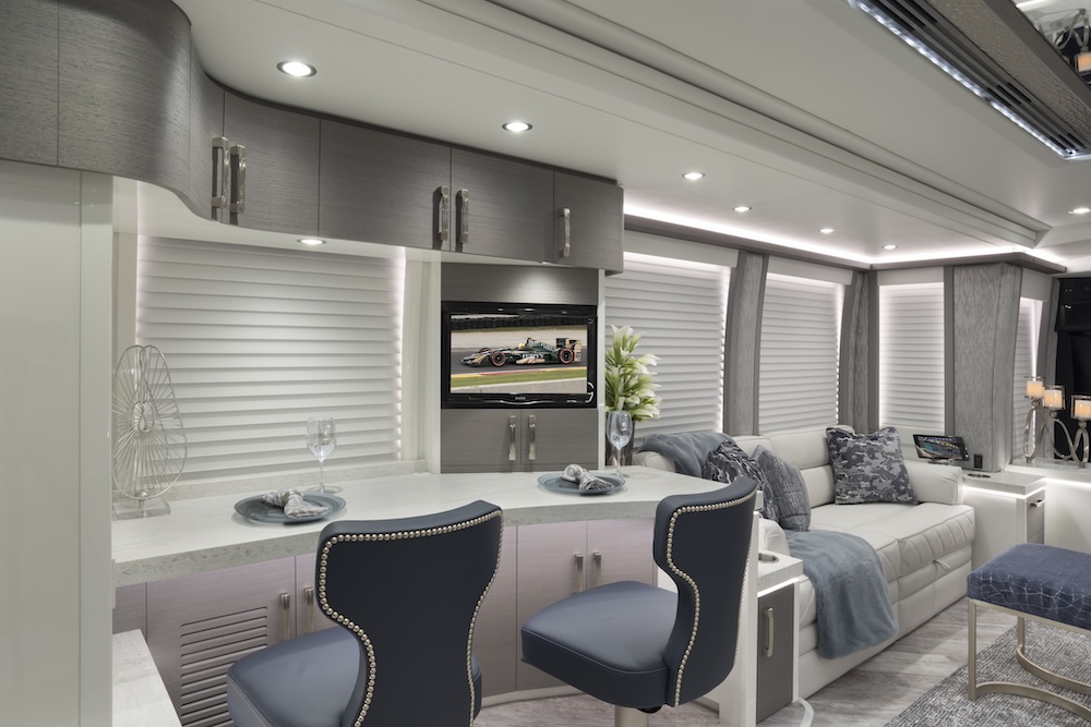 2020 Prevost Liberty Elegant Lady H3-45 Quad Slide # 5431