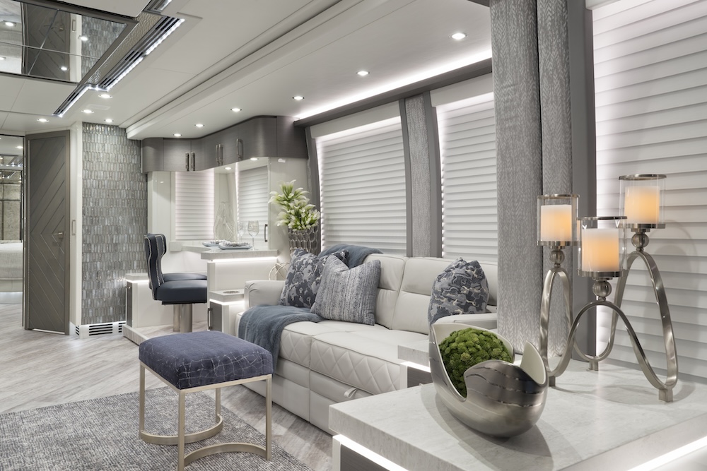 2020 Prevost Liberty Elegant Lady H3-45 Quad Slide # 5431