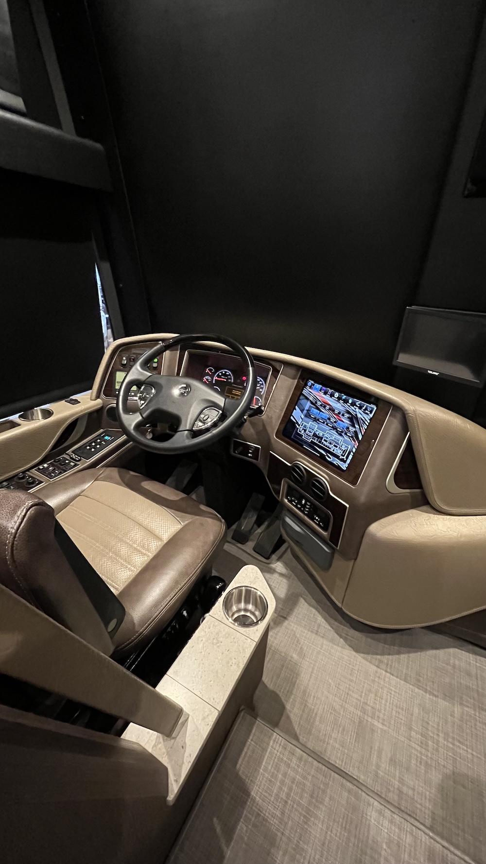 2020 Prevost Liberty Elegant Lady H3-45 Triple Slide # 7226