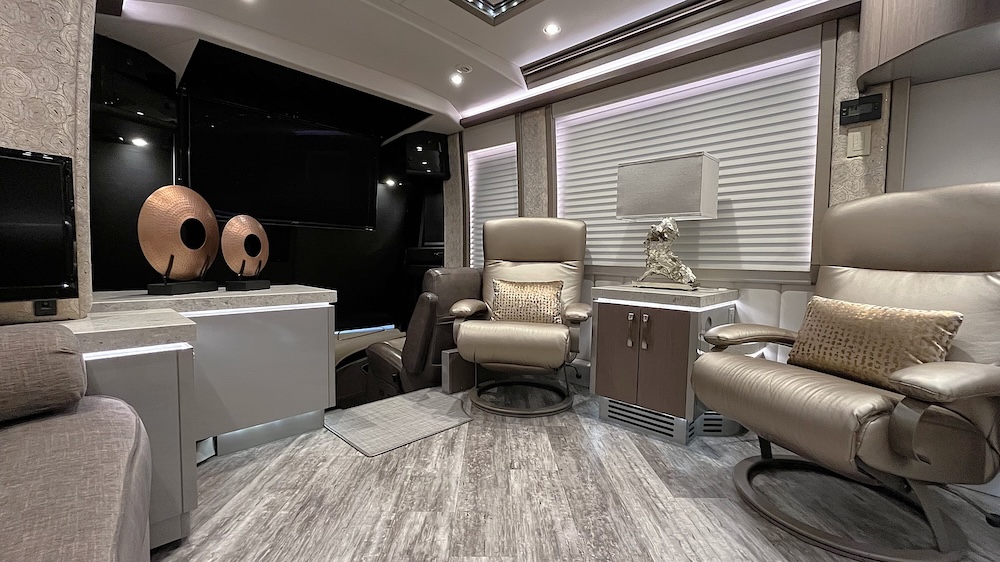 2020 Prevost Liberty Elegant Lady H3-45 Triple Slide # 7226