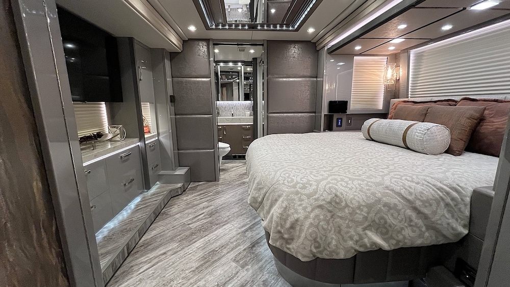 2020 Prevost Liberty Elegant Lady H3-45 Triple Slide # 7226